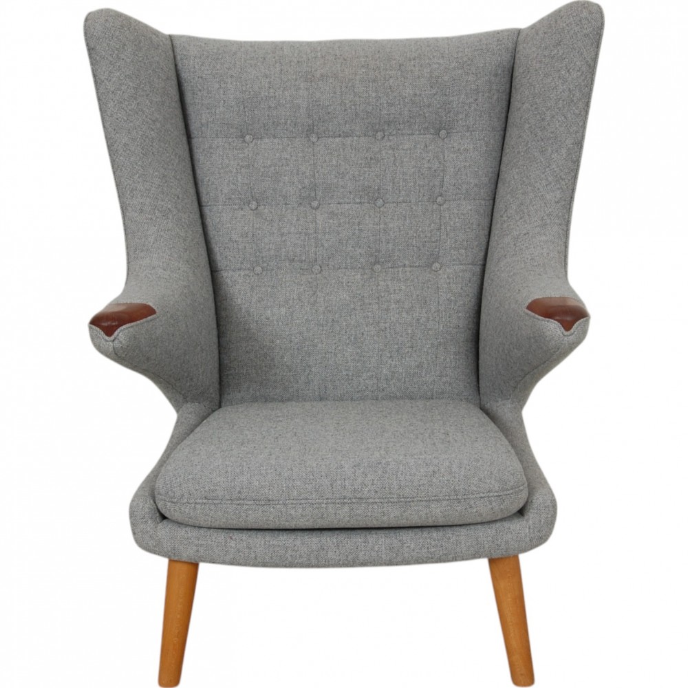 Køb brugt Hans Wegnerbamse stol med skammel i gråt Hallingdal stof