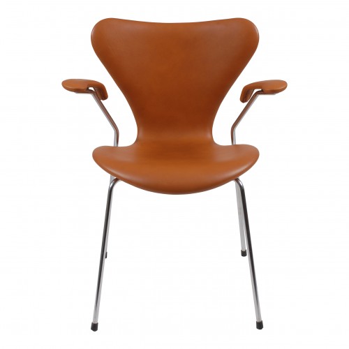 Arne Jacobsen 3107, 7er stol, i sort læder- Gratis levering - Cph-Classic