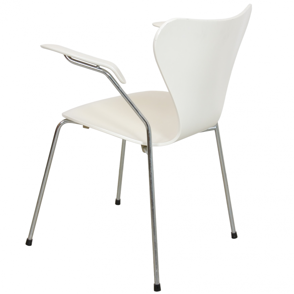 Køb brugt Arne Jacobsen 3207 Syver stol hvid