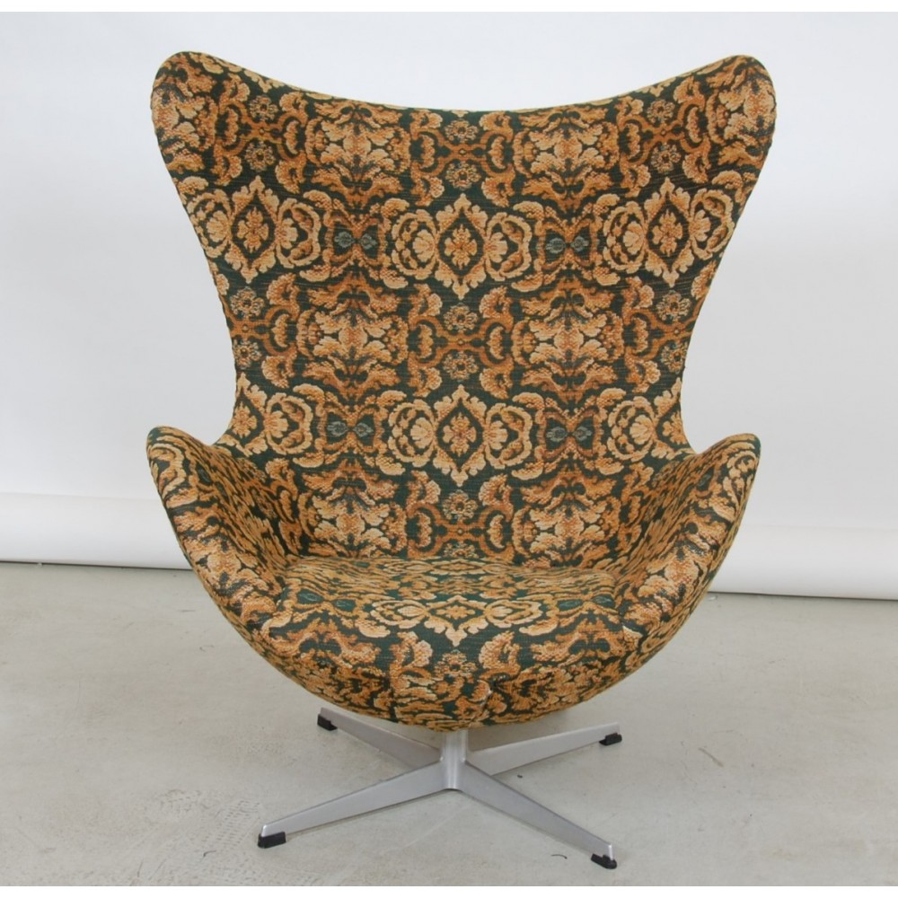 Vintage Egg chair with footstool in green fabric | For Sale - CPH-Classic