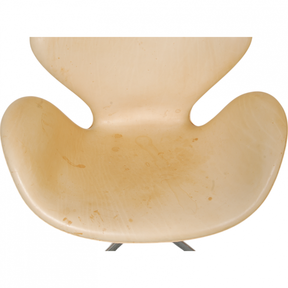 Køb brugt Arne Jacobsen Svane stol i natur læder