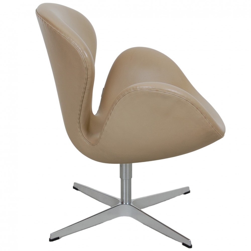 Køb brugt Arne Jacobsen Svanen stol i beige Essential læder