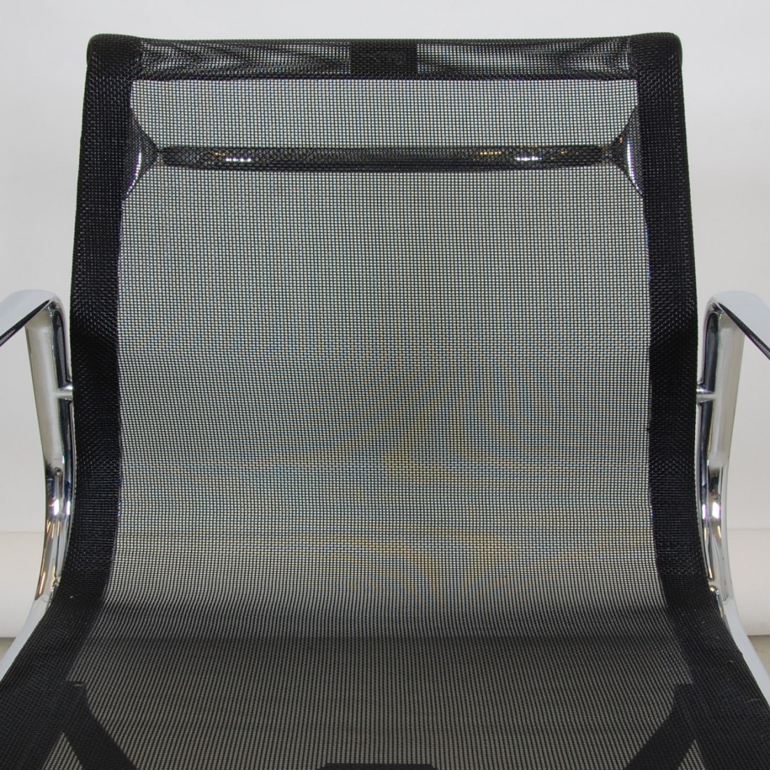 Køb Brugte Eames Ea-117 kontorstole i sort mesh net | CPH-Classic