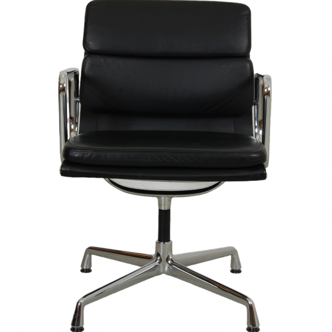 For Sale | Charles Eames Ea-208 chair in black leather