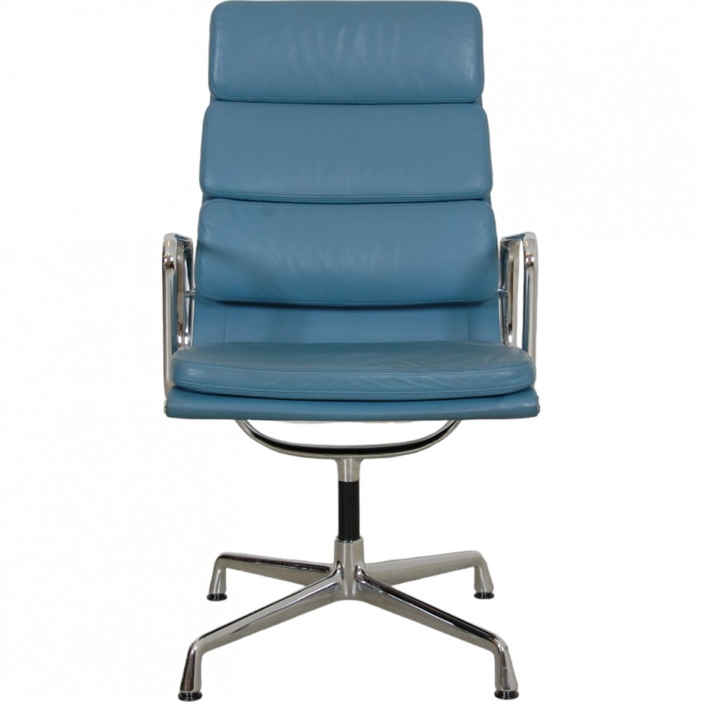 For Sale | Charles Eames Ea-209 chair in blue leather