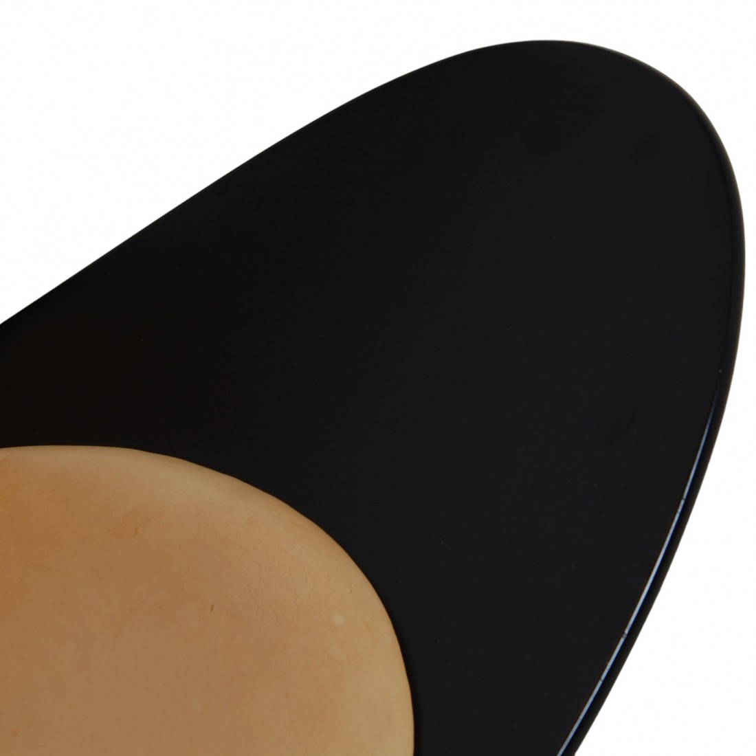 For Sale | Hans Wegner black Shell chair in natural leather