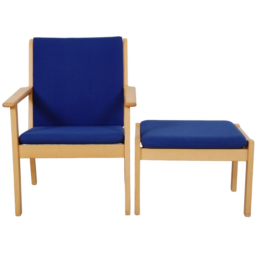 Køb brugt Hans Wegner GE284 stol med skammel i blåt stof